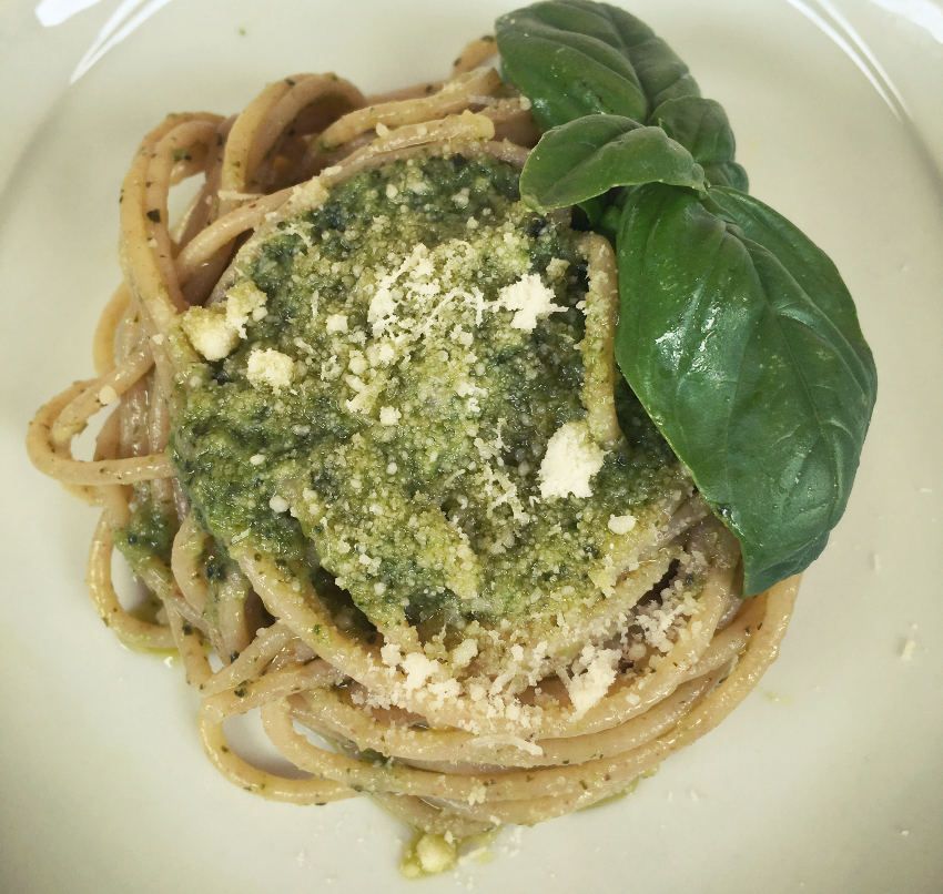 La ricetta del giorno: Spaghetti al pesto - Corriere Salentino Lecce