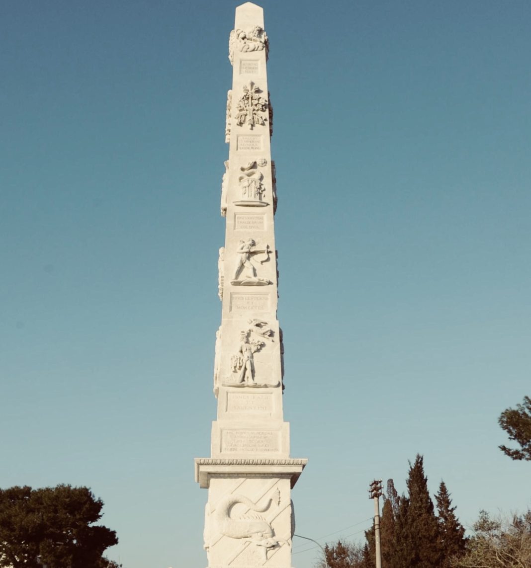 Alla scoperta del Salento: l’obelisco di Lecce, che dal 1822 accoglie ...