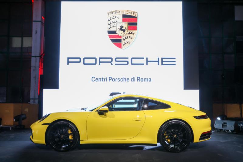 La nuova Porsche 911 incanta la capitale - Corriere Salentino Lecce