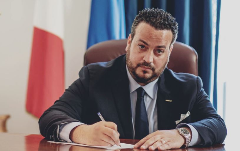 A Nardò i pentastellati con Falangone e il centrosinistra. Donno ...