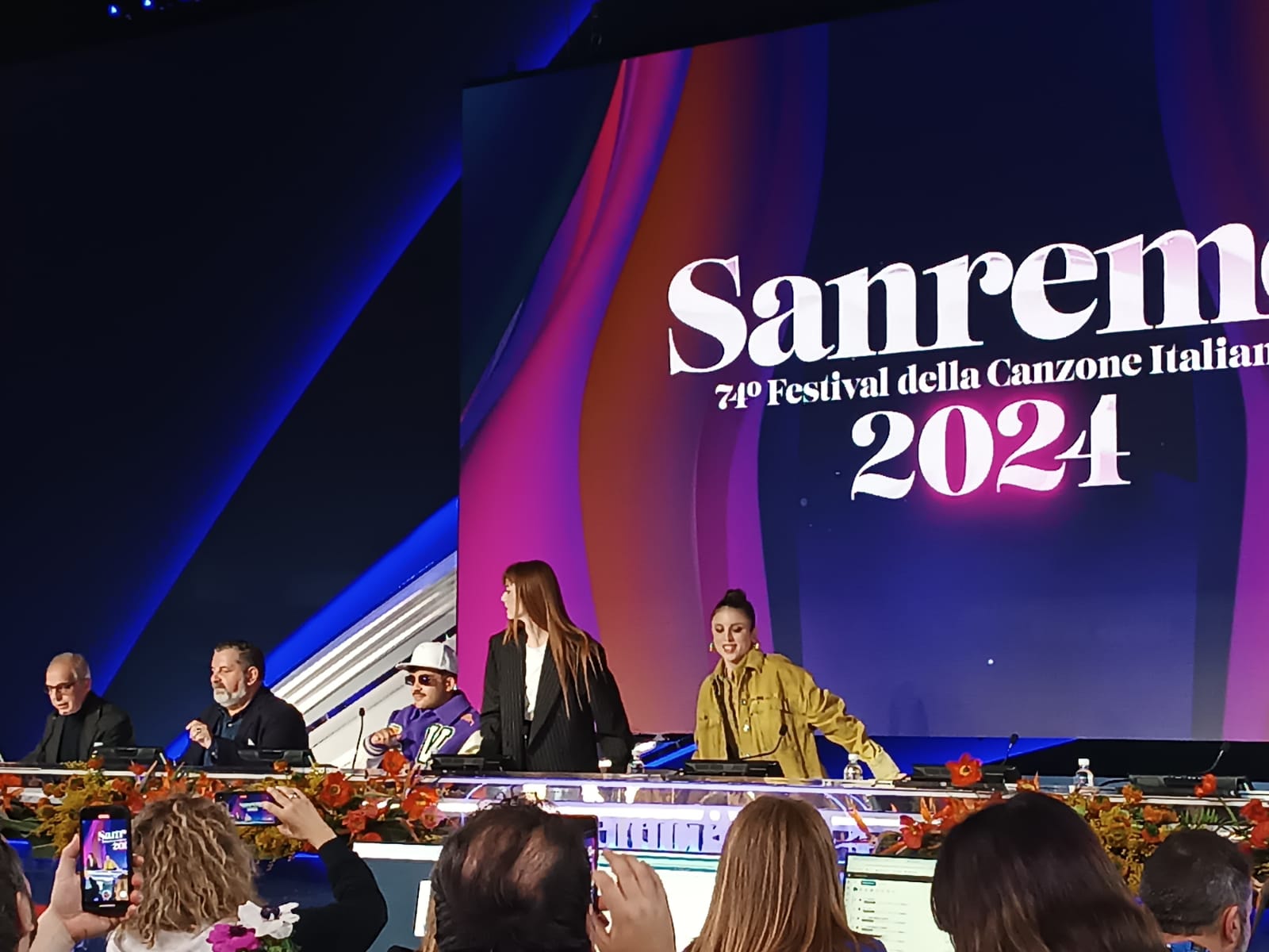 Sanremo 2024. Vince Angelina Mango. Classifica generale e i premi ...