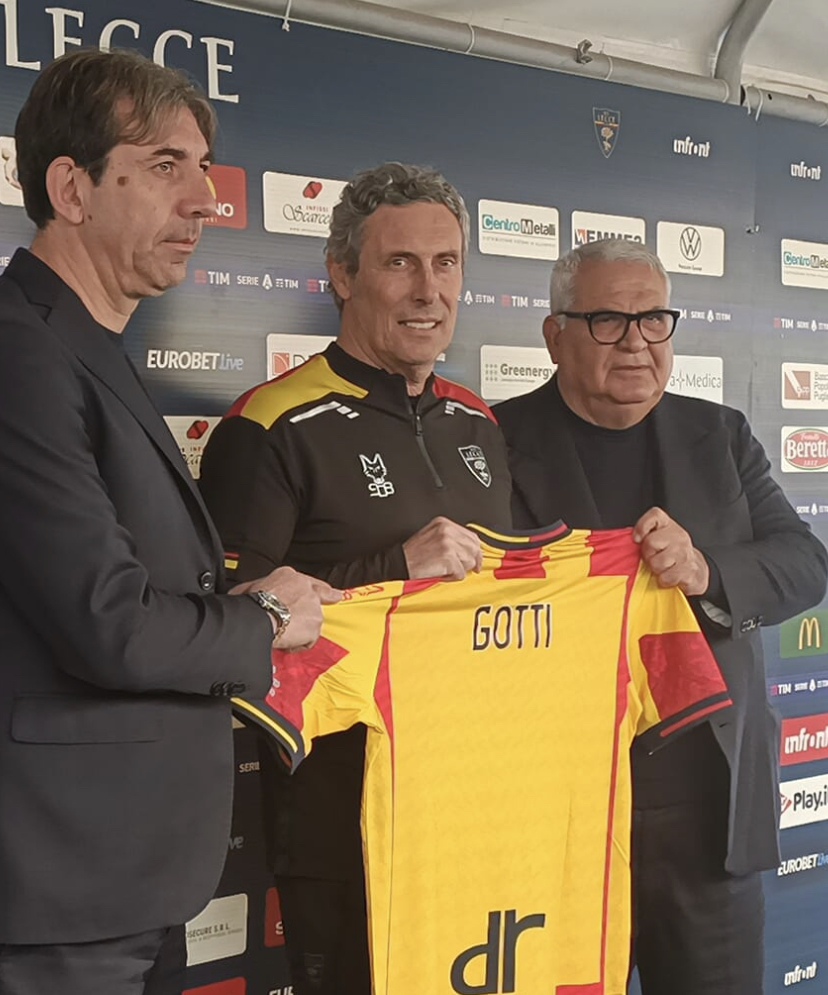 Gotti in conferenza stampa si presenta al popolo giallorosso, parola d ...