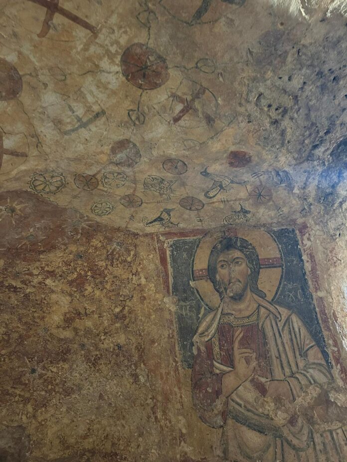 Alla scoperta del Salento: Oltre il tempo, la cripta del Crocefisso di ...