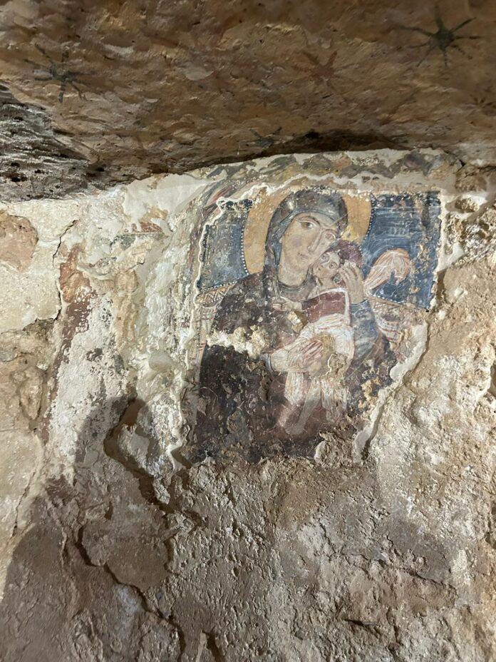 Alla scoperta del Salento: Oltre il tempo, la cripta del Crocefisso di ...
