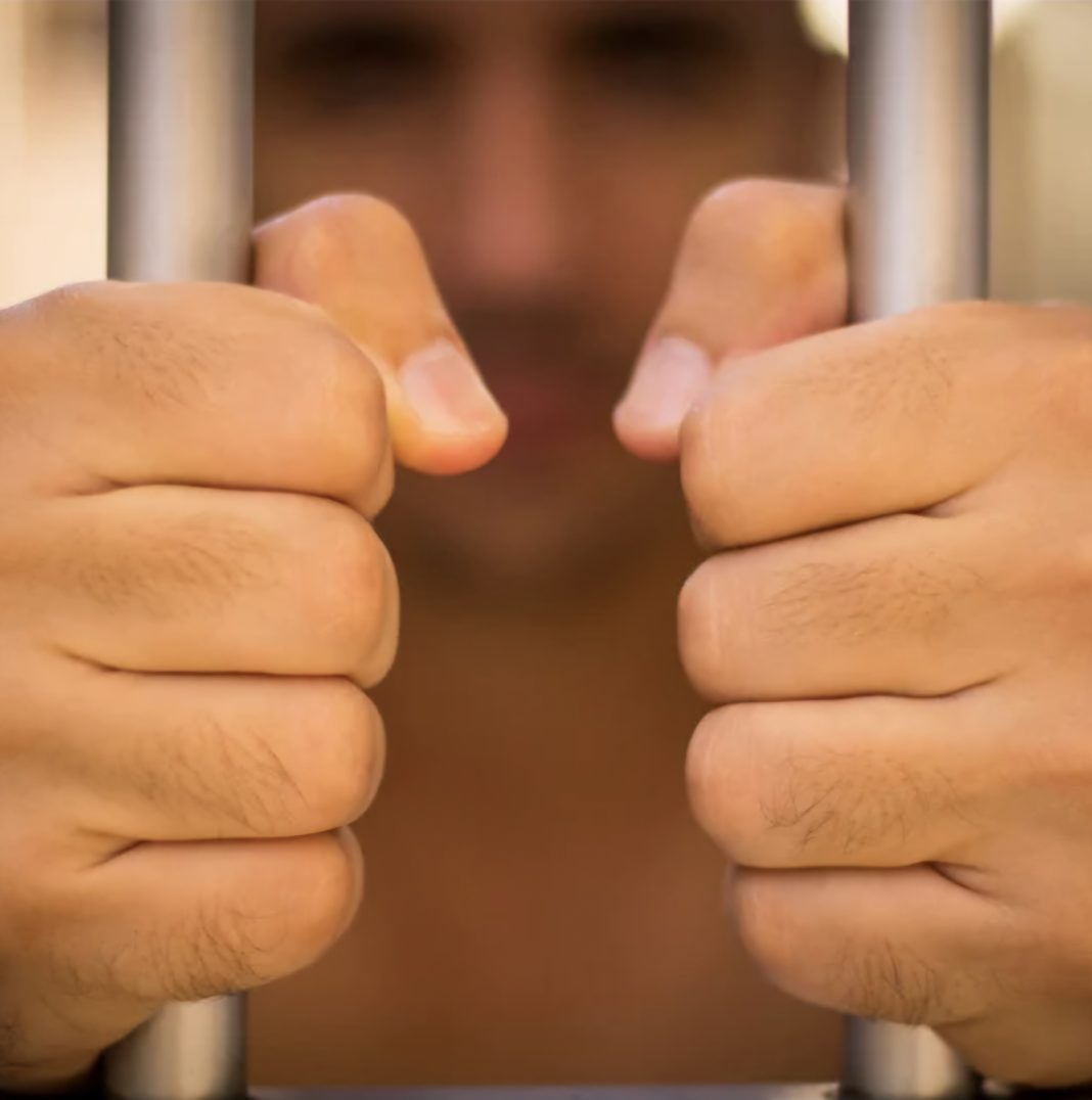 Baby Gang, il rapper che divide l’Italia. Ribellione, carcere, specchio ...