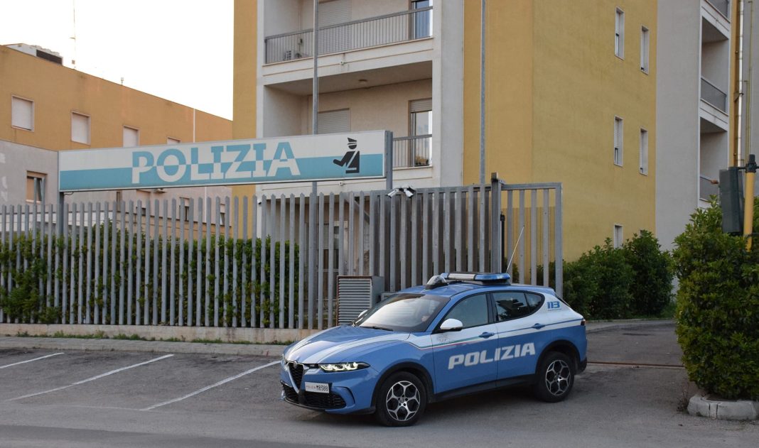 Perseguita la ex compagna, lei lo filma e la Polizia lo arresta, nei ...